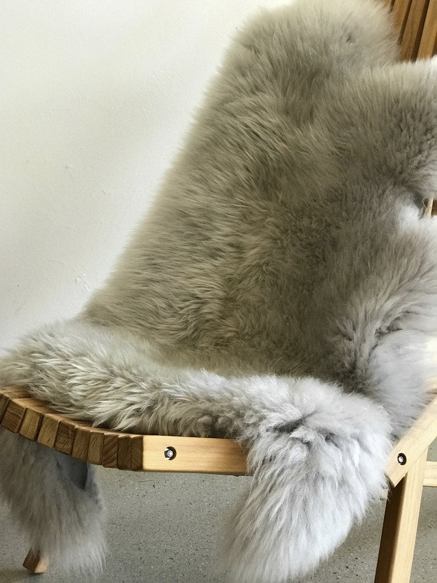 Patagonian Sheepskin Hide in Ash – PURE RUGS